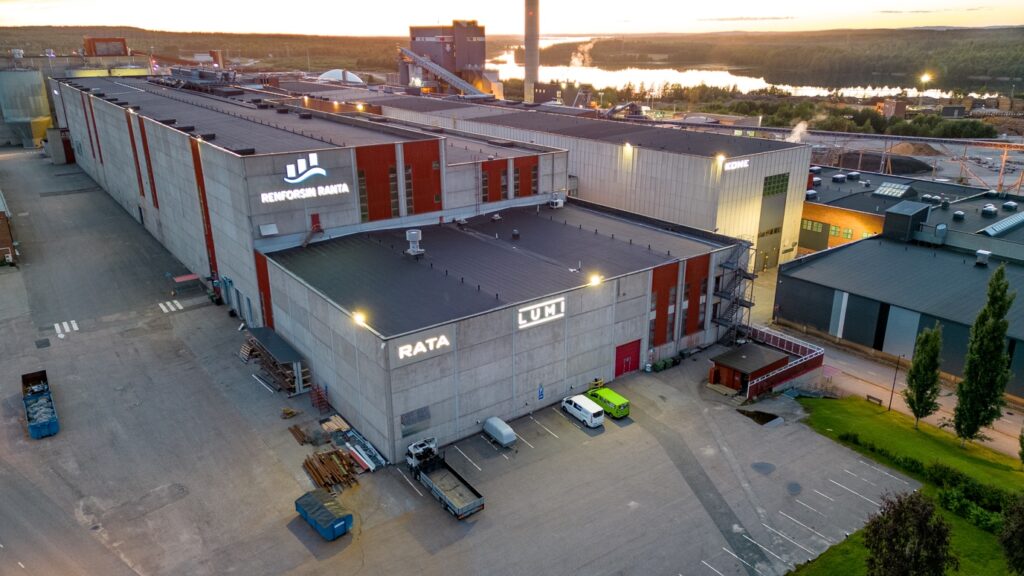Data centers in cold regions and climate change – Understanding the ...